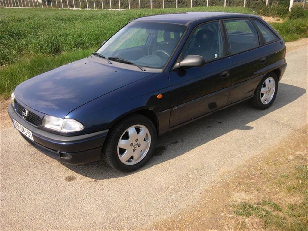 OPEL ASTRA 1.7 TD begagnad - turismfordon - 1998