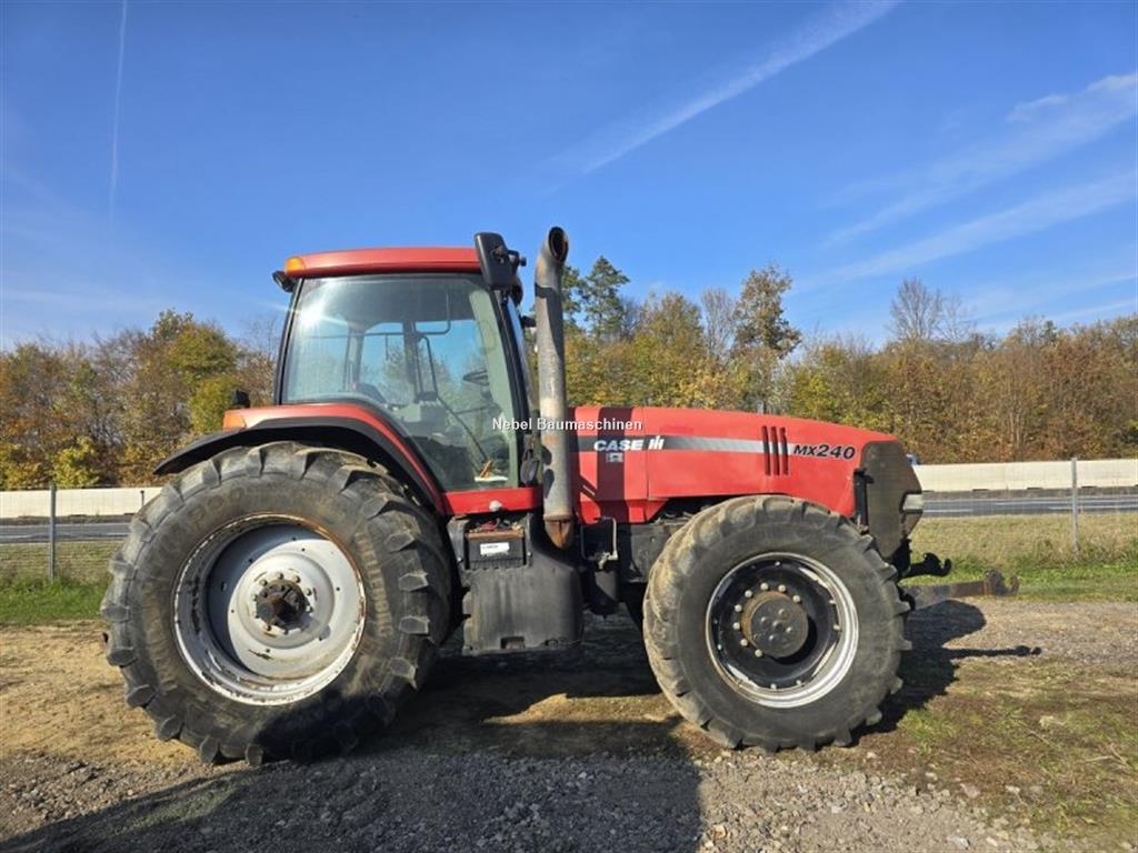 CASE IH MX 240 d'occasion - Tracteur agricole - 270 ch - 2003