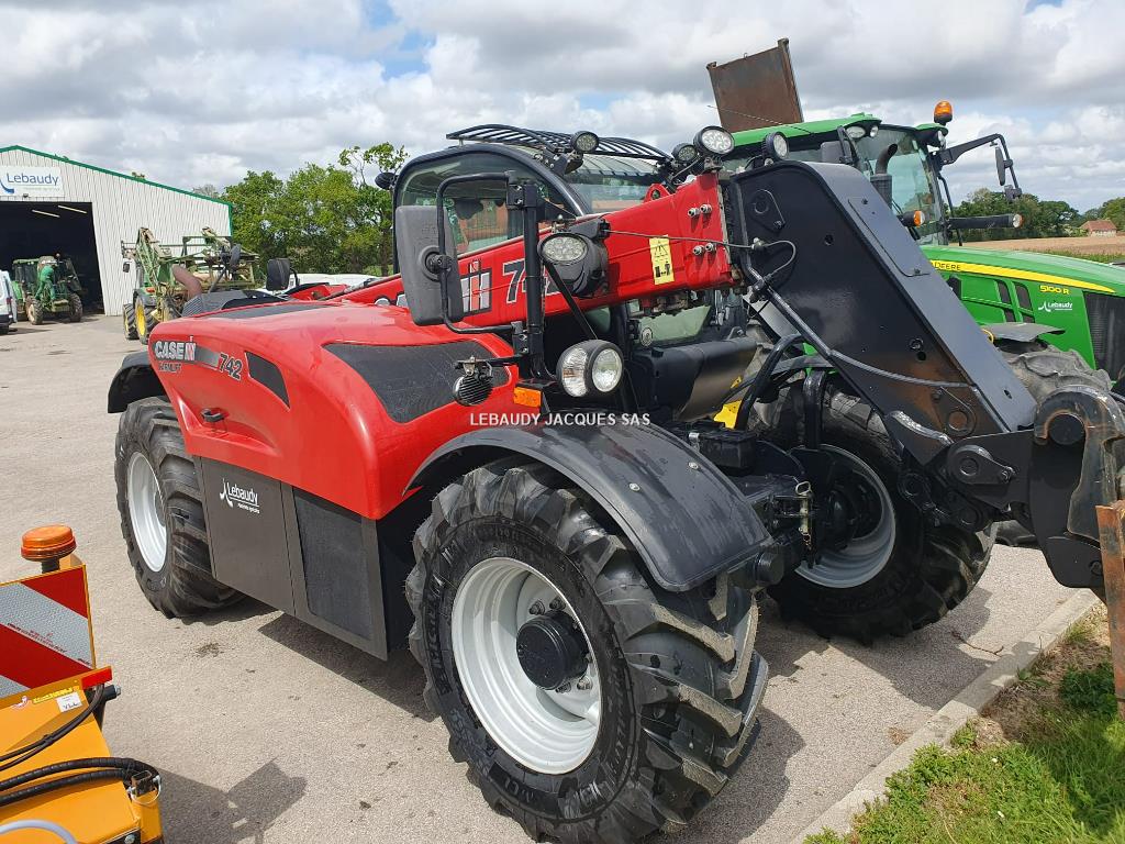 CASE IH 742 d'occasion - Telescopique - 130 ch - 2021