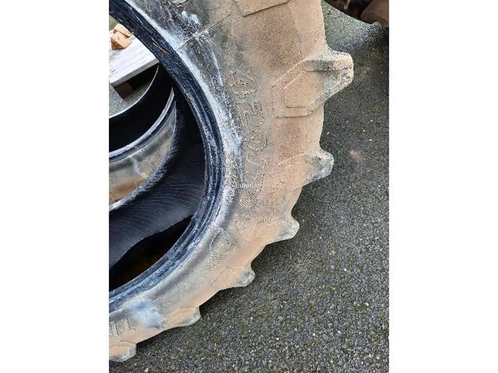 TRELLEBORG 420/70R28 TM700 d'occasion - Pneus - 2026